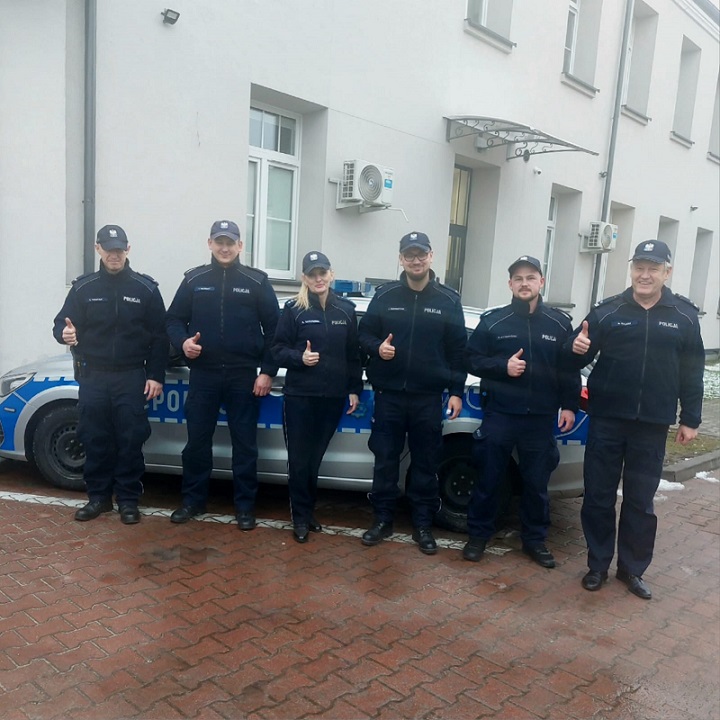 Policjanci z komisariatu w Międzyrzecu Podlaskim przyjęli wyzwanie do #pompujemy dla Wiktorka ...